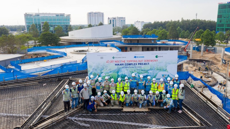 Hòa Bình cất nóc dự án Hikari Complex - Vietnam Construction